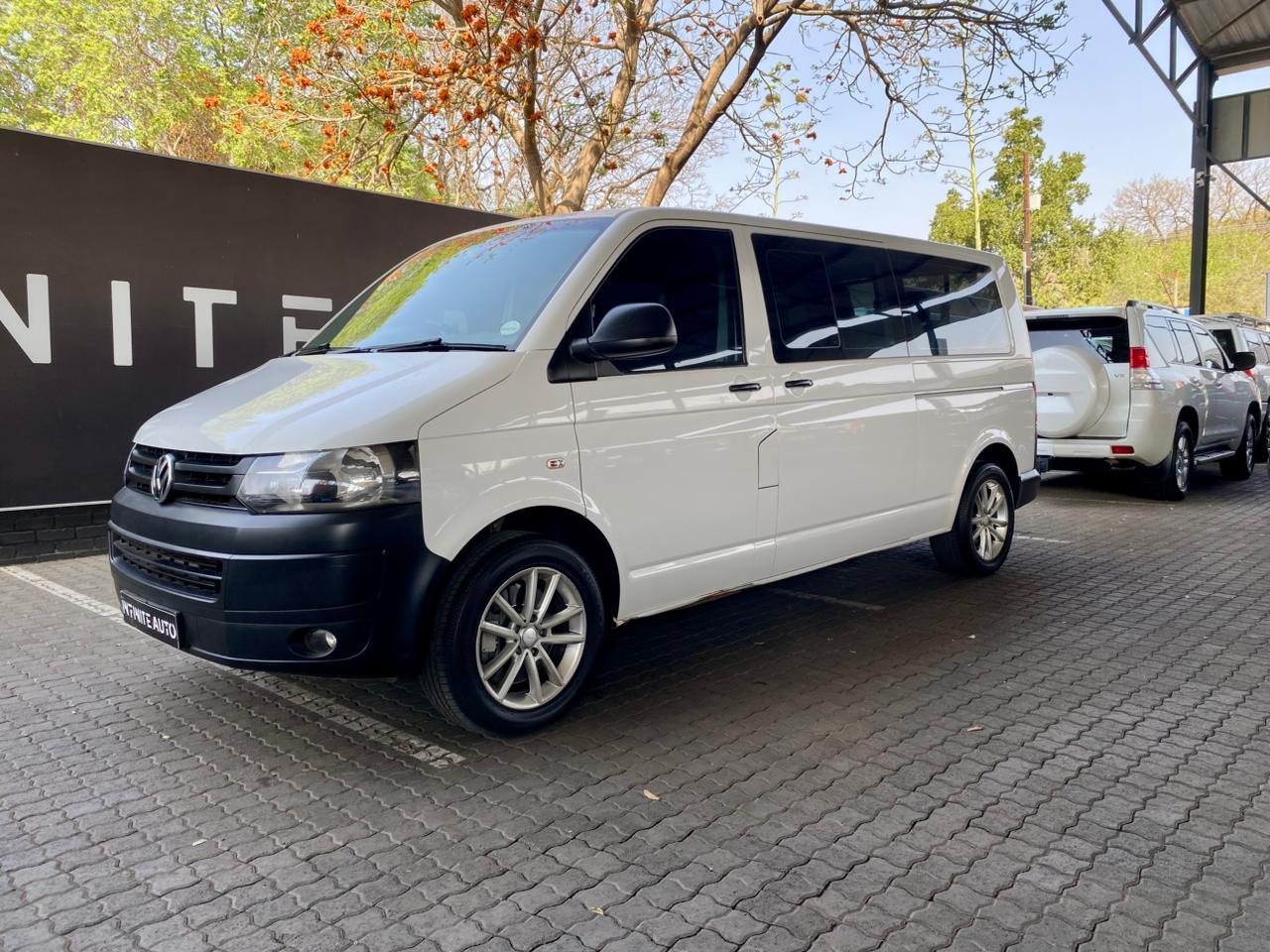 2014 Volkswagen VW Transporter T5 Crew Bus 2.0 BiTDi 132 kW LWB 4Motion ...