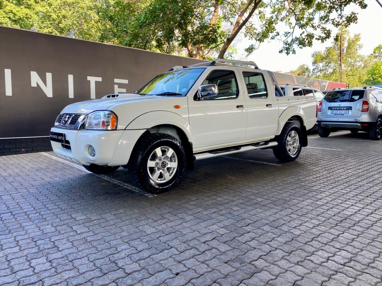 2015 Nissan Hardbody NP 300 Hardbody NP300 2.5 TDi Hi-Rider Double Cab ...