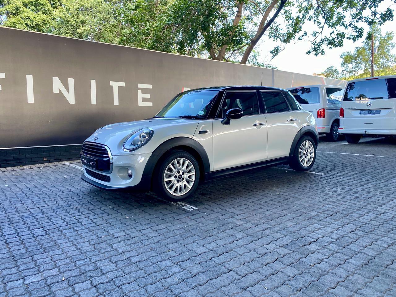 2017 MINI Cooper 100 kW 5 Door Auto XS52 Q2FyTGlzdGluZzo1Nzk1MTQ ...